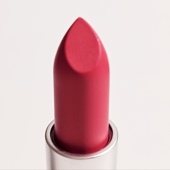 MAC Cosmetics | Makeup | Mac Retro Matte Lipstick 76 Relentlessly Red ...